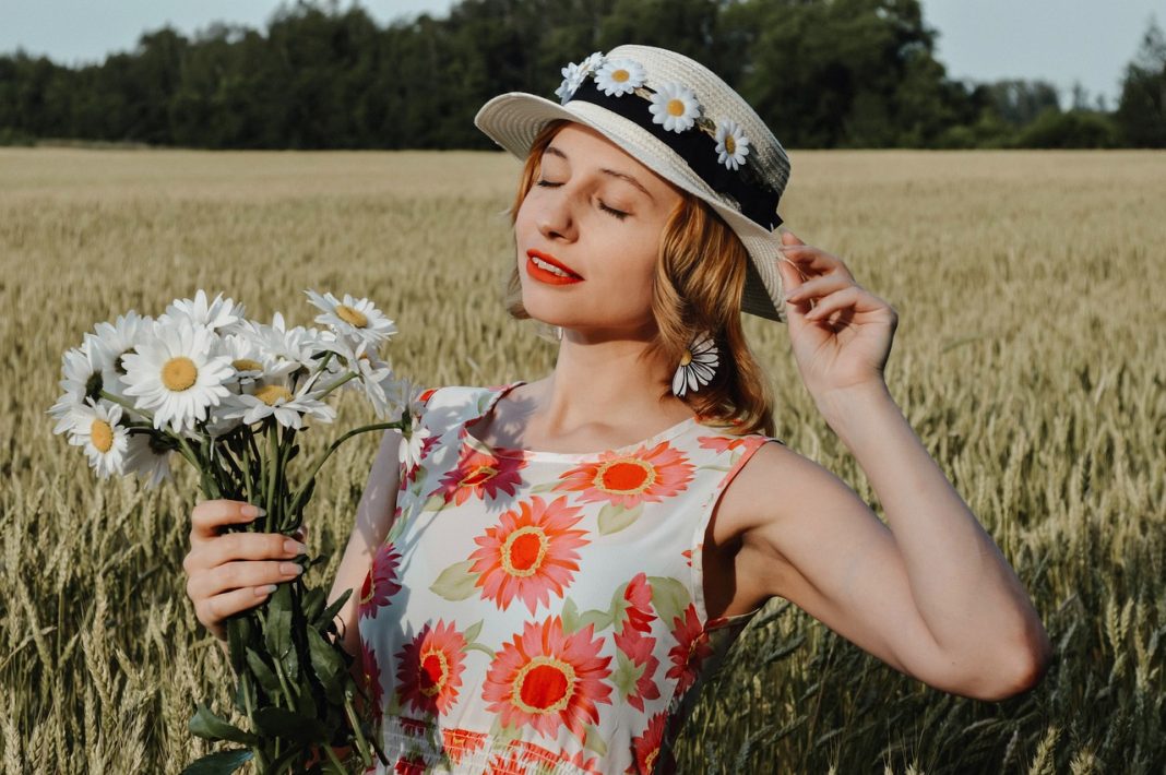 Cele mai frumoase coafuri retro pentru femei cu par lung - BodyGeek