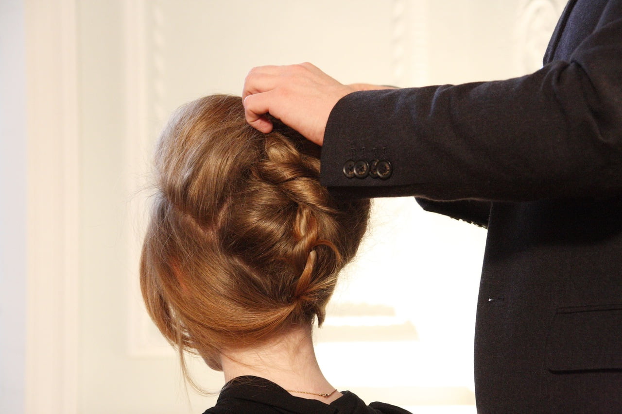 Coc chignon, opțiunea de coafură clasică pentru un look fermecător ...