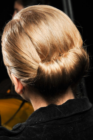 Coc chignon, opțiunea de coafură clasică pentru un look fermecător ...